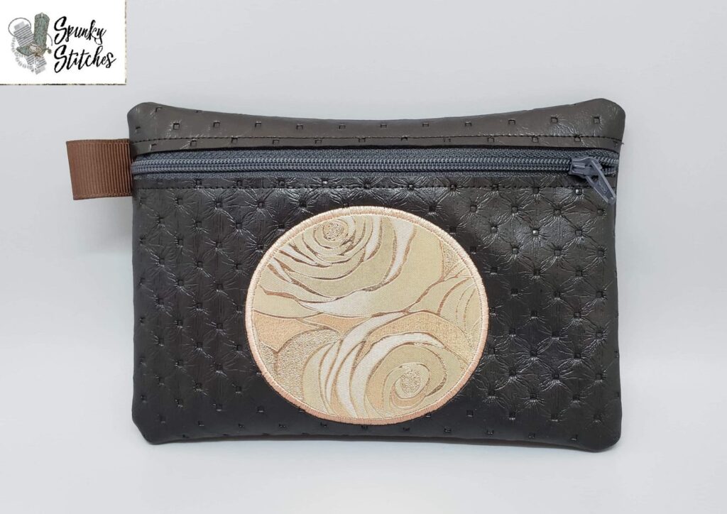 Center Circle Zipper Bag