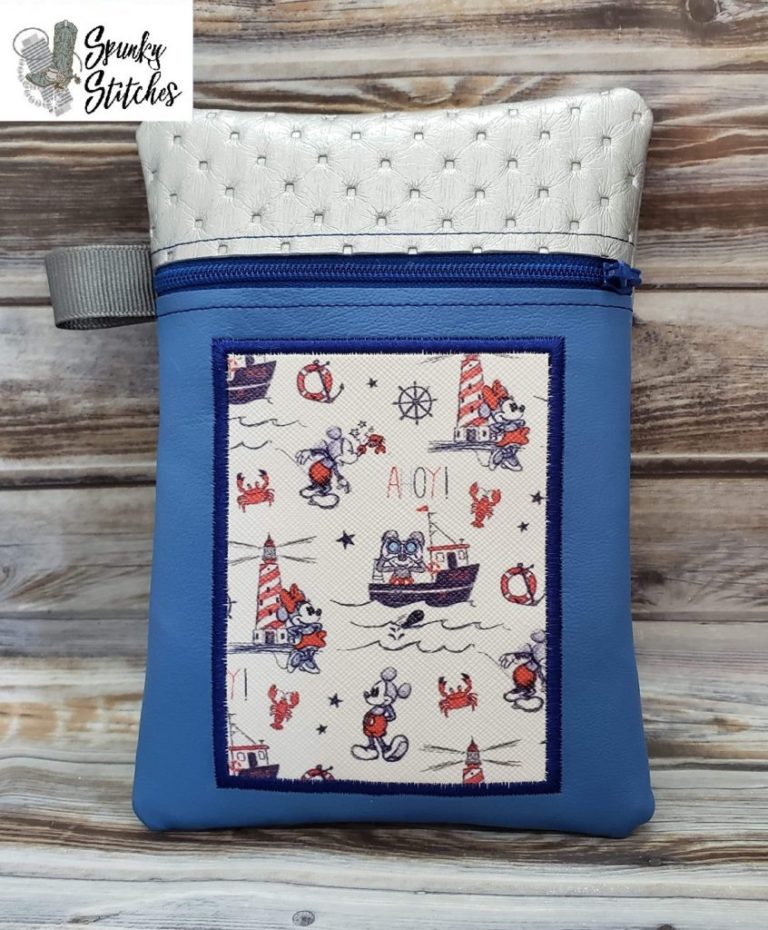 Vertical Center Square Zipper Bag